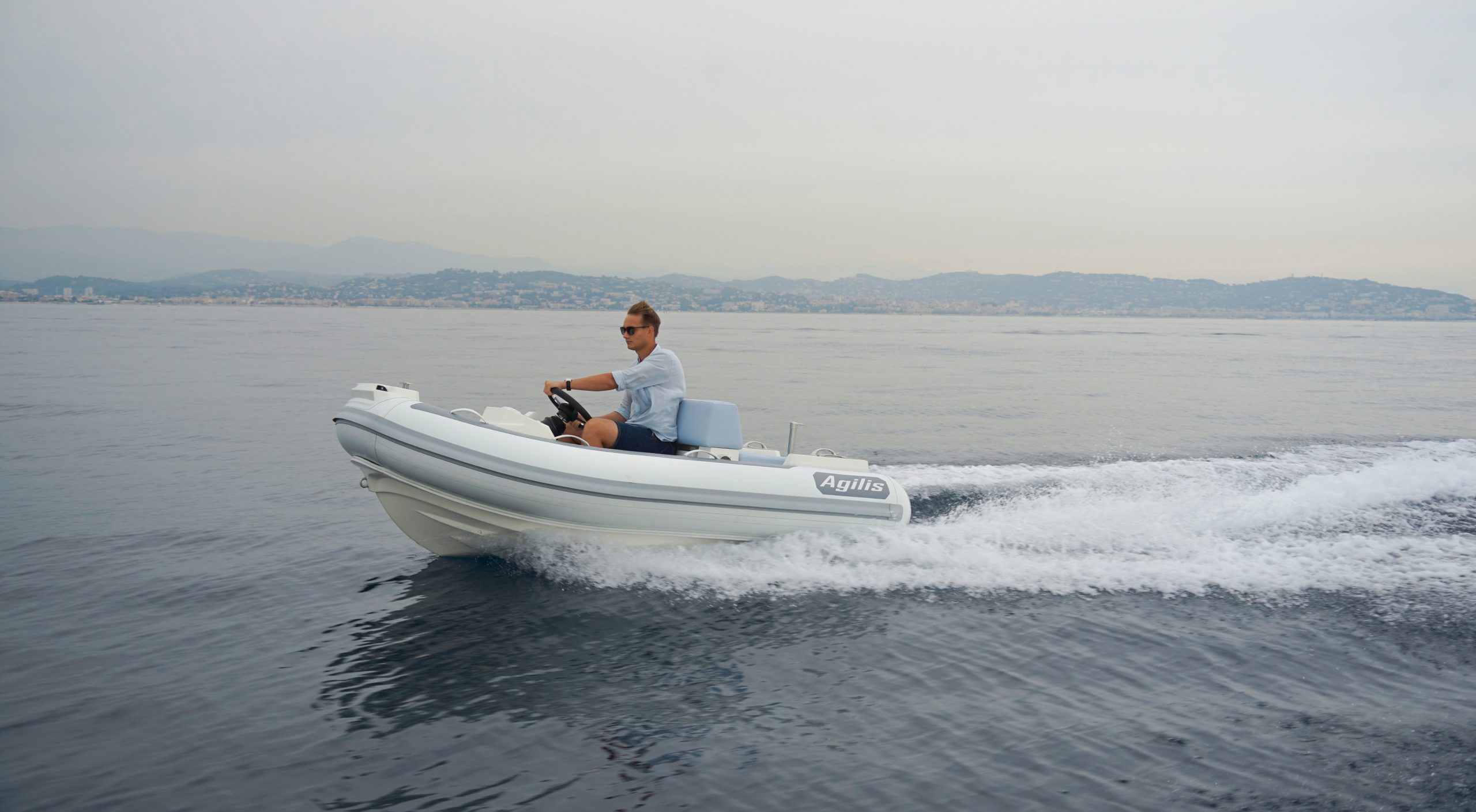 Agilis 330C – jet rib yacht tender